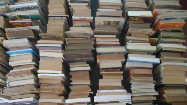 Recepción de libros usados – Radio Ipiales Caracol